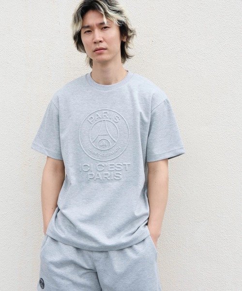 JACKROSE（ジャックローズ）Paris Saint-Germain F.C./パリサンジェルマン INTERLOCK EMBO SSTEE(MENS)滑らかなインターロック生地に、胸元へエンボスロゴを施した半袖Tシャツ。 シンプルなワ...