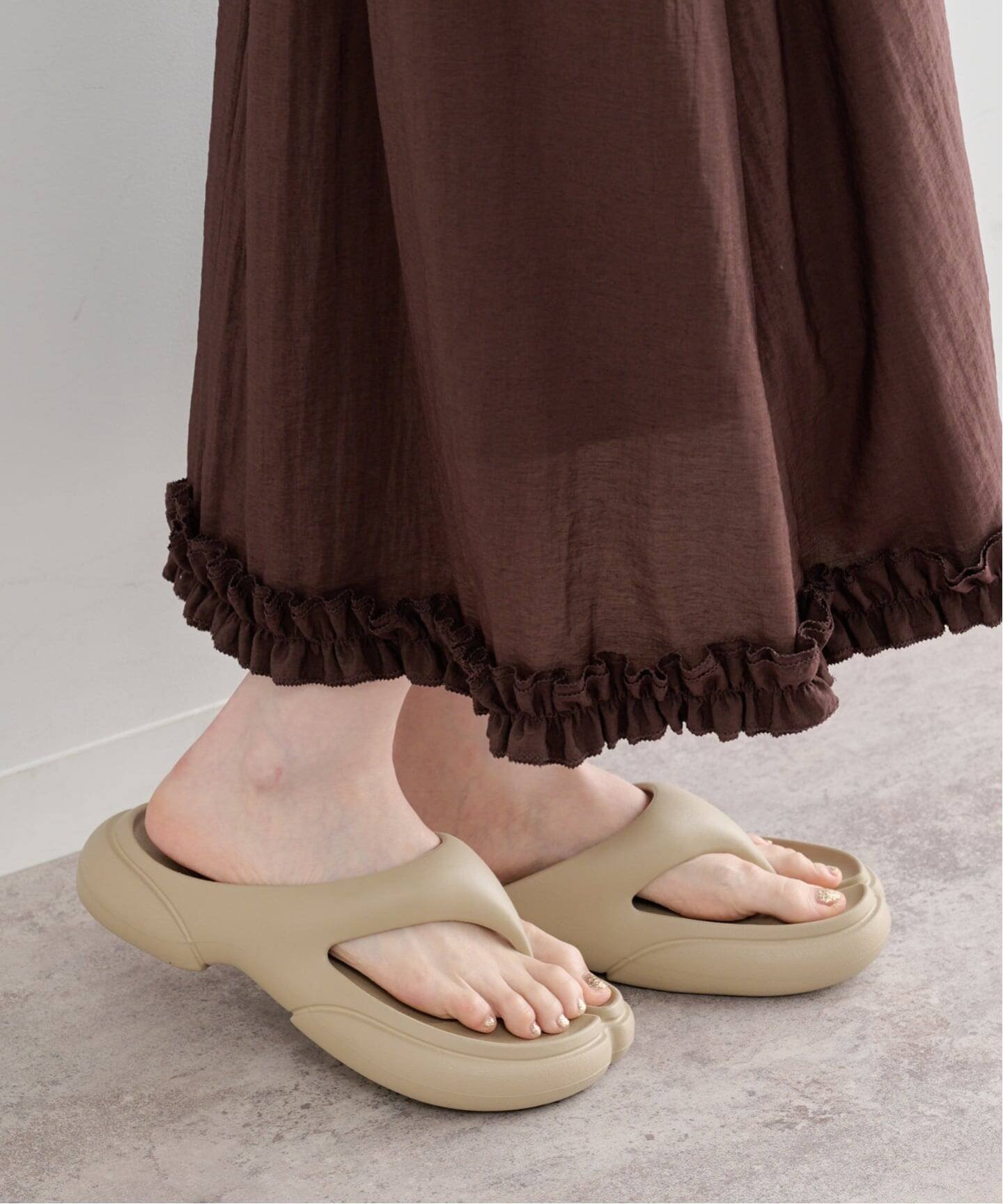 U by SPICK&SPAN（ユーバイスピックアンドスパン）PAES/ぺイズ New Flip Flop Basic Line※メーカー型番：04NEWFLIPFLOPBASIC※カラーについて弊社販売カラー名：メーカーカラー名ベージュ(...