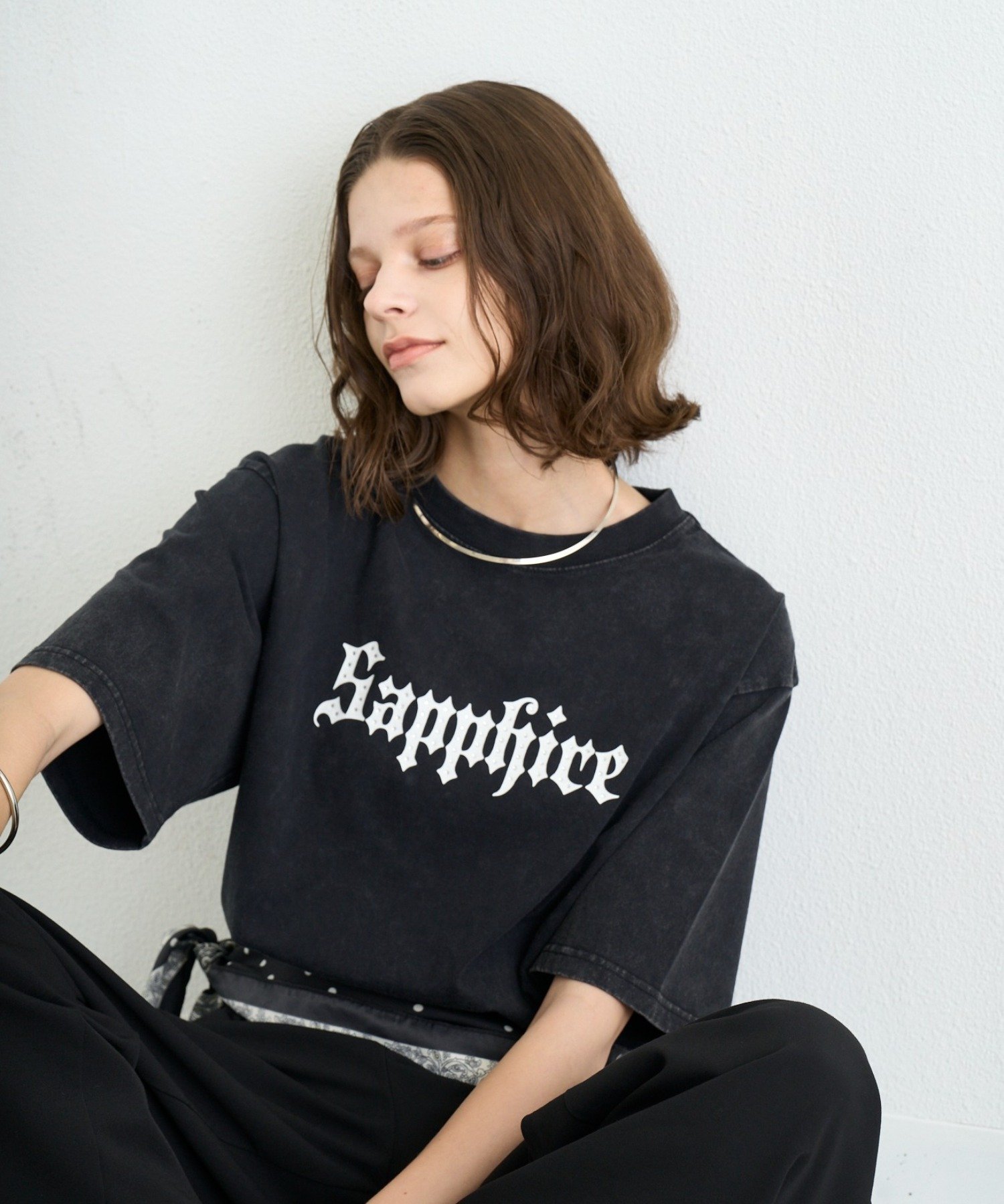 CIAOPANIC TYPY（チャオパニックティピー）【WEB限定】SAPPFIREキラキラストーンTシャツ古着のような風合いが魅力のロゴTシャツカジュアルながらも、ラインストーン使いでトレンド感をプラス■デザイン・全体的に施されたウォッシ...