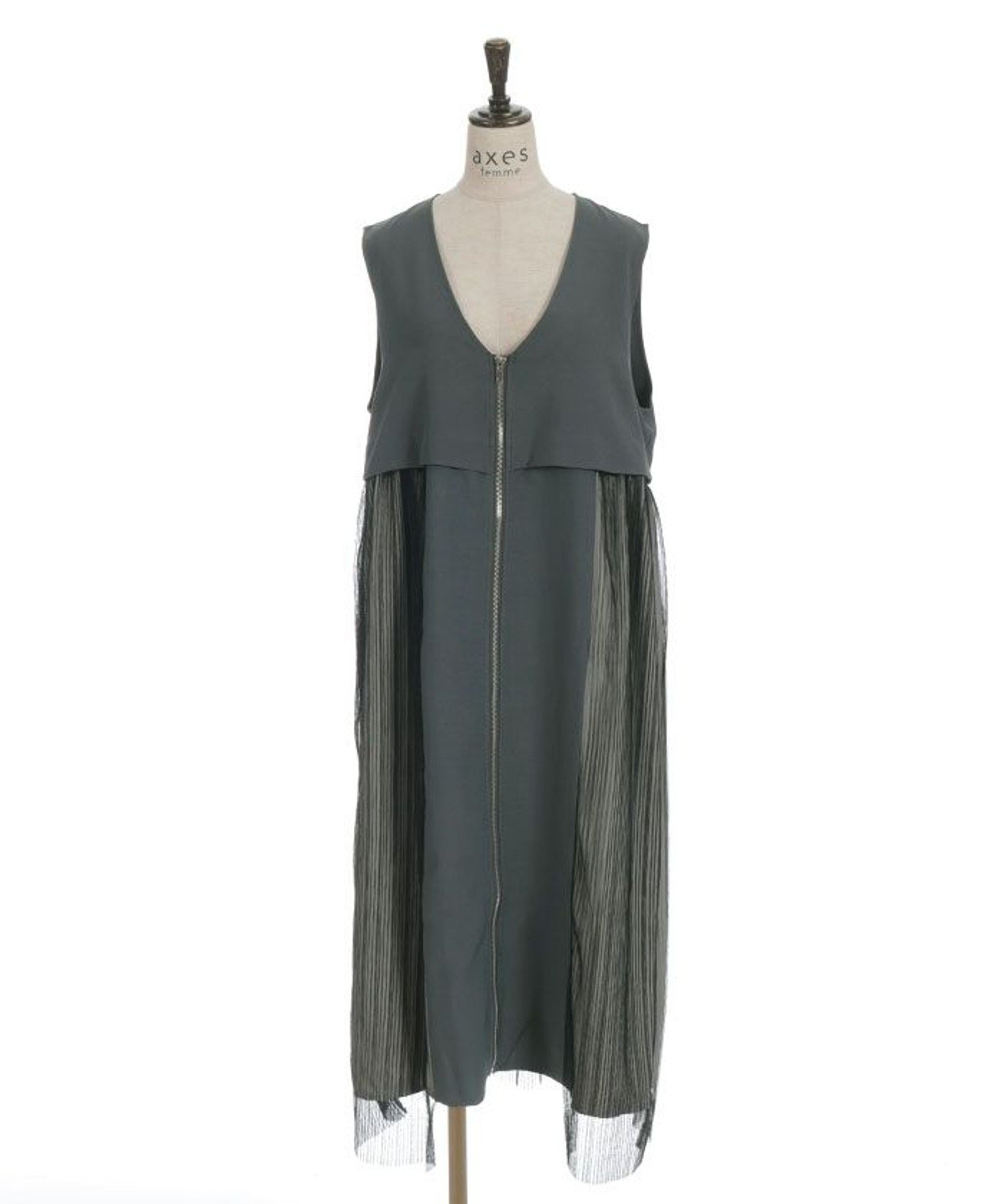 axes femme（アクシーズファム）チュール切替ロングベスト【商品紹介】プリーツ×チュールを重ねた、奥行きのある表情が魅力のロングワンピース。軽やかな素材感で動くたびに揺れ、シンプルながらも存在感のある一着です。【デザイン】上身頃はすっ...
