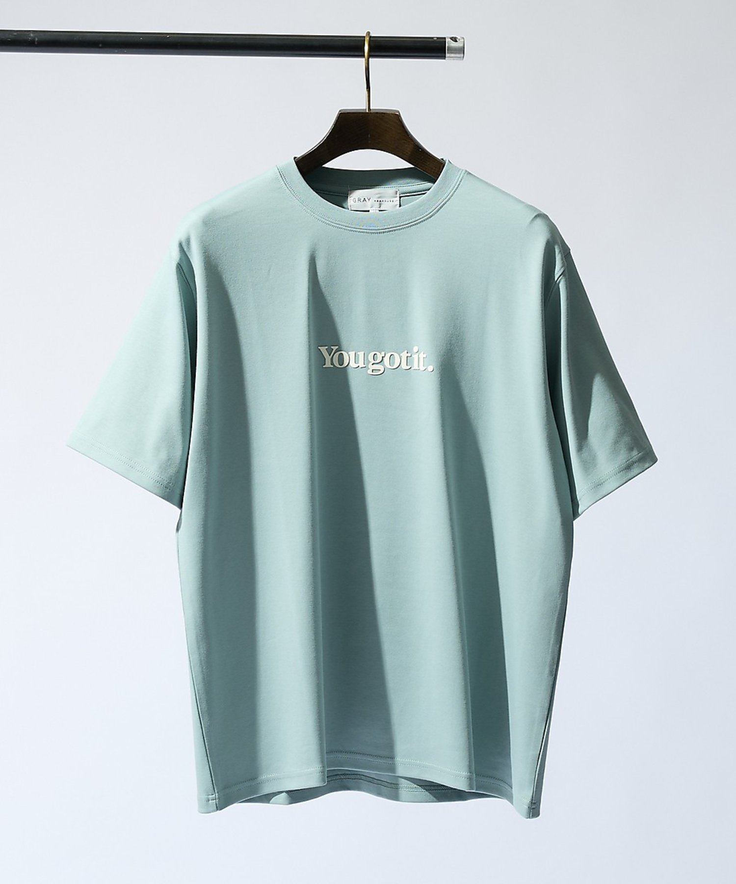 ABAHOUSE（アバハウス）【YOU GOT IT.】ベアポンチ ロゴ 半袖Tシャツ【素材】綺麗めでストレッチ性のあるポンチ素材ですが、ポリウレタンの持つ伸縮性をフルに発揮するベアポンチを使用することによりしっかり感のある引き締まった風合...