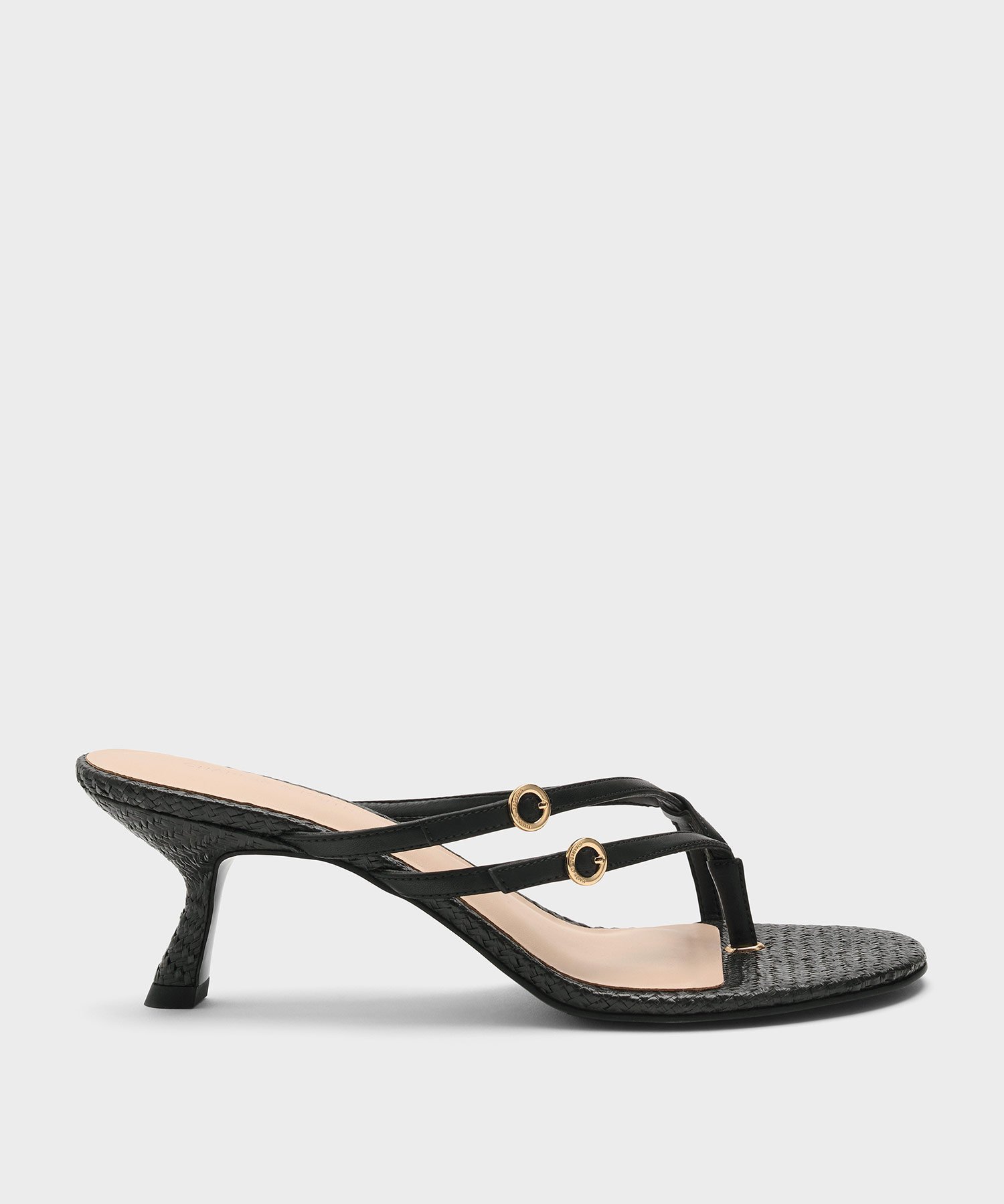 CHARLES & KEITH（チャールズアンドキース）クロスオーバー トゥリング ストラッピーヒールクロスオーバートゥリングストラッピーヒールは、細身のベルトとトングデザインを組み合わせたフェミニンなアイテム。約6cmの安定感のあるヒール...