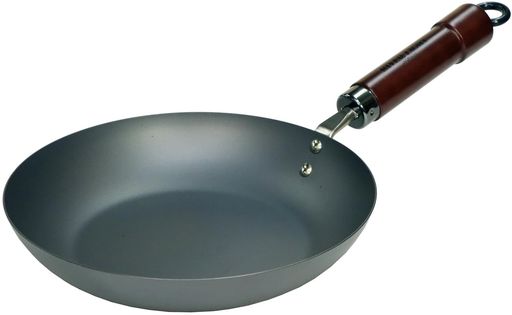 サイズ(約):全長46x奥行26x全高10.1cm 本体重量(約):950g 素材・材質:本体/鉄(冷間圧延鋼板)、ハンドル/木、本体の表面仕上げ/特殊熱処理(窒化) 生産国:日本 対応熱源:ガス火、IH対応
