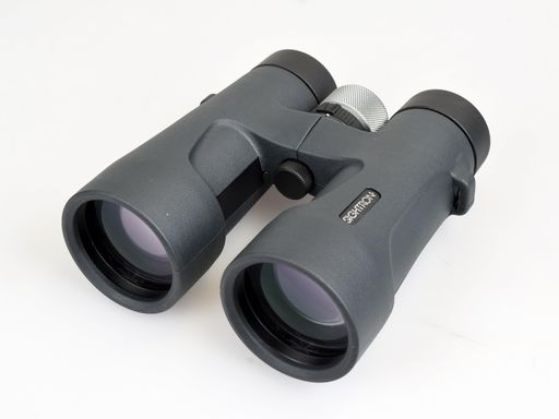 ハイキングとアウトドア 倍率:12倍レンズ有効径:50mm 明るさ:17.3実視界:5° 最短合焦距離:約3mアイレリーフ:18mm サイズ:146x60x149mm重量:約890g 付属品:説明書兼保証書、専用ケース、レンズキャップ