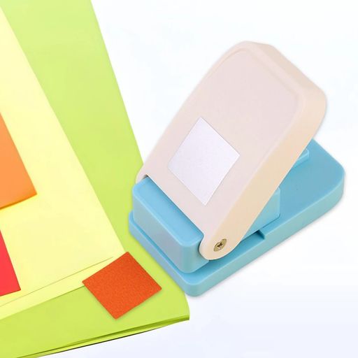 手作りの楽しみを倍増させる「四角&amp;切手 クラフトパンチ」が登場! 2.5cm の可憐な正四角形、2.5x2cm の可愛らしい切手型でゲットできるこのツールは、手芸愛好家はもちろん、学校の美術課や家庭の DIY 活動に最適です。 厳選...