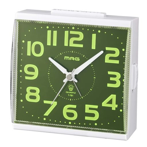 光の明暗をセンサーが感知し暗くなるとライトが点灯する「自動点灯機能」がついた目覚まし時計 秒針は連続して滑らかに動く、音の静かな連続秒針 機能:電子音アラーム、スヌーズ機能(間隔約4分)、自動点灯機能、ライト、連続秒針 推奨電池:単3マンガ...