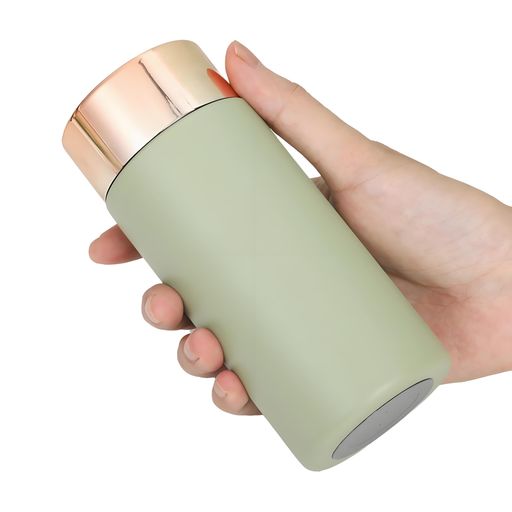 1、ユニークな蓋のデザイン:この水筒の蓋は鏡の蓋でできています。女の子がこの水筒を持って外出するとき、蓋を鏡代わりにしてメイクアップし、その日の美しさを保つことができることを想像してみてください。金色の光沢のある蓋も高級感があり、とてもおし...