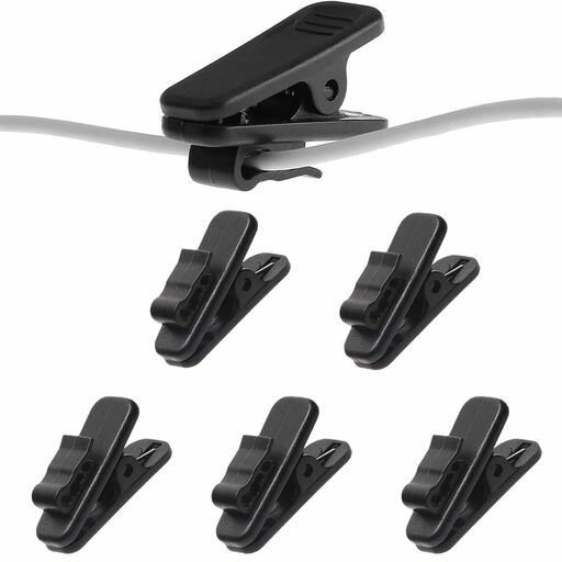 【製品情報です】セット内容:イヤホンクリップx5個。サイズ:約2.54x1.2x0.89cm。 【優れた材質】優れたプラスチック製で、丈夫で、イヤホンコードを接続したり、簡単にケーブルを襟に固定することができます。 【用途】もつれやすいイヤ...