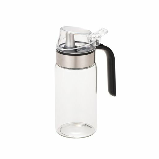 キッチン、テーブル、調理中、食事中 片手でラクに油が注げる「atomico(アトミコ)耐熱ガラスオイルボトル」片手でワンタッチ開閉できるので調理中も便利です。 液だれしにくいステンレス製の注ぎ口。万が一液だれしても戻り口があるので、油でベタ...