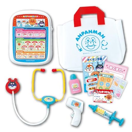 電子カルテはボタンを押すとアンパンマンが光っておしゃべり! それぞれお医者さんごっこに合わせたなかまたちのおしゃべりや効果音が鳴ります。 道具は全て付属のおいしゃさんバッグに入ってスッキリおかたづけ!