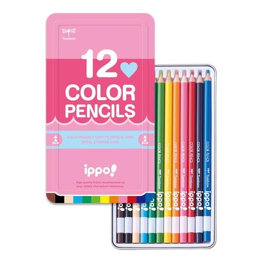 【12色セット】きいろ、きみどり、みどり、みずいろ、あお、むらさき、ももいろ、あか、だいだいいろ、うすだいだい、ちゃいろ、くろ 【軸】丸軸、名前欄付き 【ケース】スライド式缶ケース 【特長】お片づけ目印付き、フタを重ねてコンパクトに収納 【...