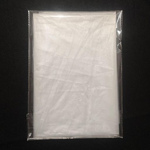 パッケージ内容:1枚サイズ約100cmx100cm材質:PVA 使用説明:水性シートです。少しでも水滴や水分があると溶けてしまいますので、作業中や保管中は水分に触れないようにご注意ください。刺繍等にご使用の際は、水性ペンをご利用くださいます...