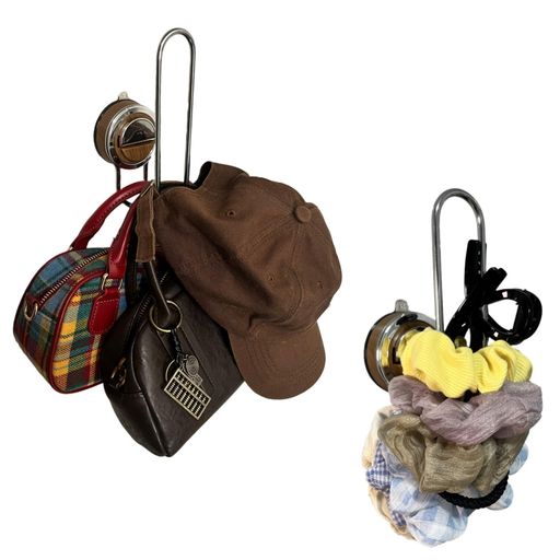 【大容量収納】帽子やバッグ、キャップも掛けられてキャップ収納に最適。S字フック対応でヘアゴム・シュシュなどヘアアクセもまとめて収納。ネックレスやブレスレット整理にも便利な人気のヘアラックです。 【簡単取付】吸盤式で壁・ドア・ガラス面などに簡...