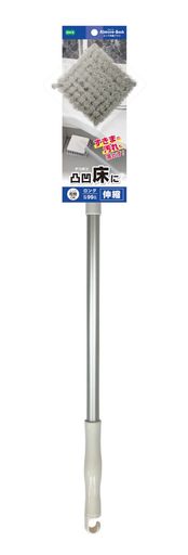 サイズ:長さ71.5~104.5cmx幅12cmx高さ7.4cm 素材:(柄・甲)・ポリプロピレン・アルミパイプ・ABS樹脂、(ブラシ)ポリプロピレン 原産国:中国 ・細かい毛先がすきまの汚れも落としやすい、先割れ加工ブラシ。