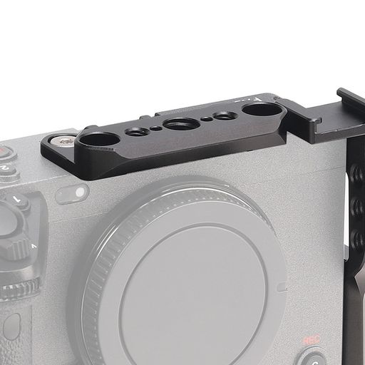【FX3/FX30 専用設計】本FX3 カメラ用トッププレートおよびFX30 カメラ用トッププレートは、専用形状に精密設計されています。カメラ本体の本来の機能や操作性を一切損なうことなく、外部アクセサリーの増設や拡張機能を追加でき、撮影時の...
