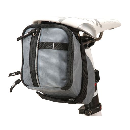 原産国:日本 材質:NL420D/PVC 製品サイズ:115x130x165mm、重量:140g 容量:1.2L カラー:グレー 小物入れ用袋付属 ※商品のカラーはディスプレイの種類等により、実物と異なって見える場合がございます。掲載商品の...