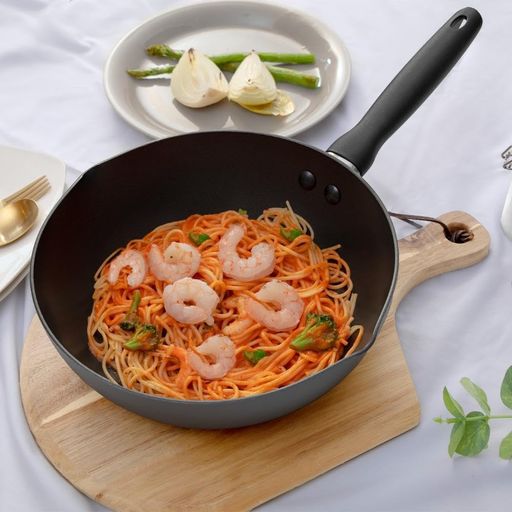 揚げ物、揚げ物、焼き物など様々な料理に適しています サイズ:幅45.2x奥行25.5x高さ10.7cm、重量:約0.85kg 素材・材質:本体/アルミニウム合金、内面/ふっ素樹脂塗膜加工、外面/焼付け塗装(底面を除く)、はり底/ステンレス鋼...