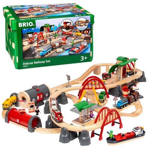 【BRIO WORLD】境界線も限界もありません。つきることのない可能性があるだけ。いつでもなりたいものになれ、どこにでも行くことができます。組み立てて組み直して、創造して導く。 ブリオの世界には6つのテーマがあり、全て遊びの中でつながって...