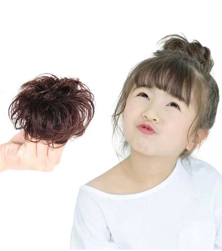 簡単に装着:シュシュタイプなので、お団子にした地毛に巻くだけで、不器用さんも簡単に装着可能 馴染みやすい:ウイッグ特有のテカリのない耐熱ファイバーを採用し、より自然に、地毛に馴染みやすい アレンジ自由自在:ツインスタイルにしたり、ハーフアッ...