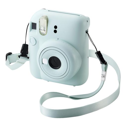 “instax”(チェキ)や“写ルンです”など、幅広いコンパクトタイプのカメラに使えるネックストラップです。 ※取り付け部の形状により使用できない場合があります。 首掛け、肩掛け、たすき掛けの3WAYタイプ。シーンやスタイルに合わせて使い分...