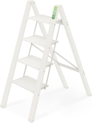 【商品寸法】展開時サイズ:幅45cmx奥行83cmx高さ102cm、折りたたみサイズ:幅45cmx奥行5.5cmx高さ110cm。 【素材】アルミ合金製。このはしごは高品質の素材で作られ、何回展開しても大丈夫です。最大使用荷重は150kgで...