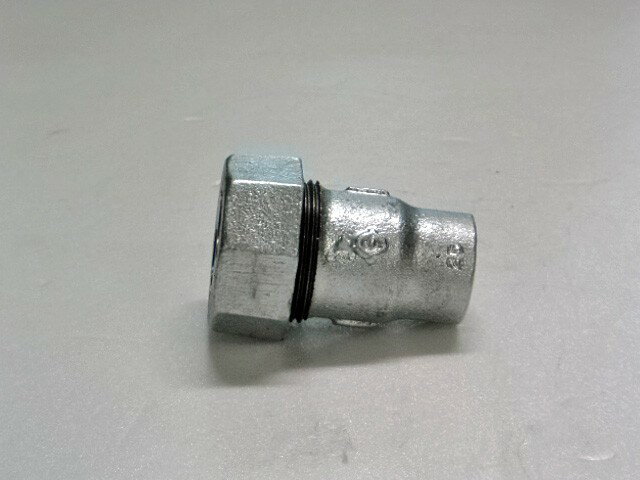 ■品番 呼び 2 1/2(鋼管65A、塩ビ管65、ポリ管65) ■機能・仕様 ・ねじ加工不要のメカニカル継手です。「ぼうず管」に直接接合できます。 ・鋼管、塩ビ管、ポリ管(水道用ポリエチレン管1種二層管)の異種管種の接合が可能です。(塩ビ管...