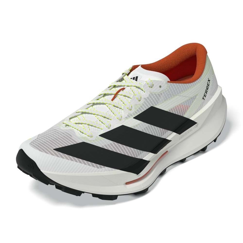 ●素材:合成繊維●中国製●メーカーカラー表記:Cloud White/Core Black/Impact Orange●幅:レギュラー 2E相当●軽量のLightstrike Proミッドソールを搭載した、テクニカルな地形に対応するランニン...