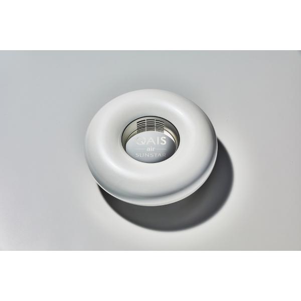 サンスター独自の光触媒方式を採用したハイスペックな家庭用除菌脱臭機です。 約15畳※対応ながら、軽量（1kg）小型（直径26cm、高さ9cm）のため持ち運びが楽々です。（電源コード2mあり） 静音性も高く（標準モード：33dB、静音モード2...