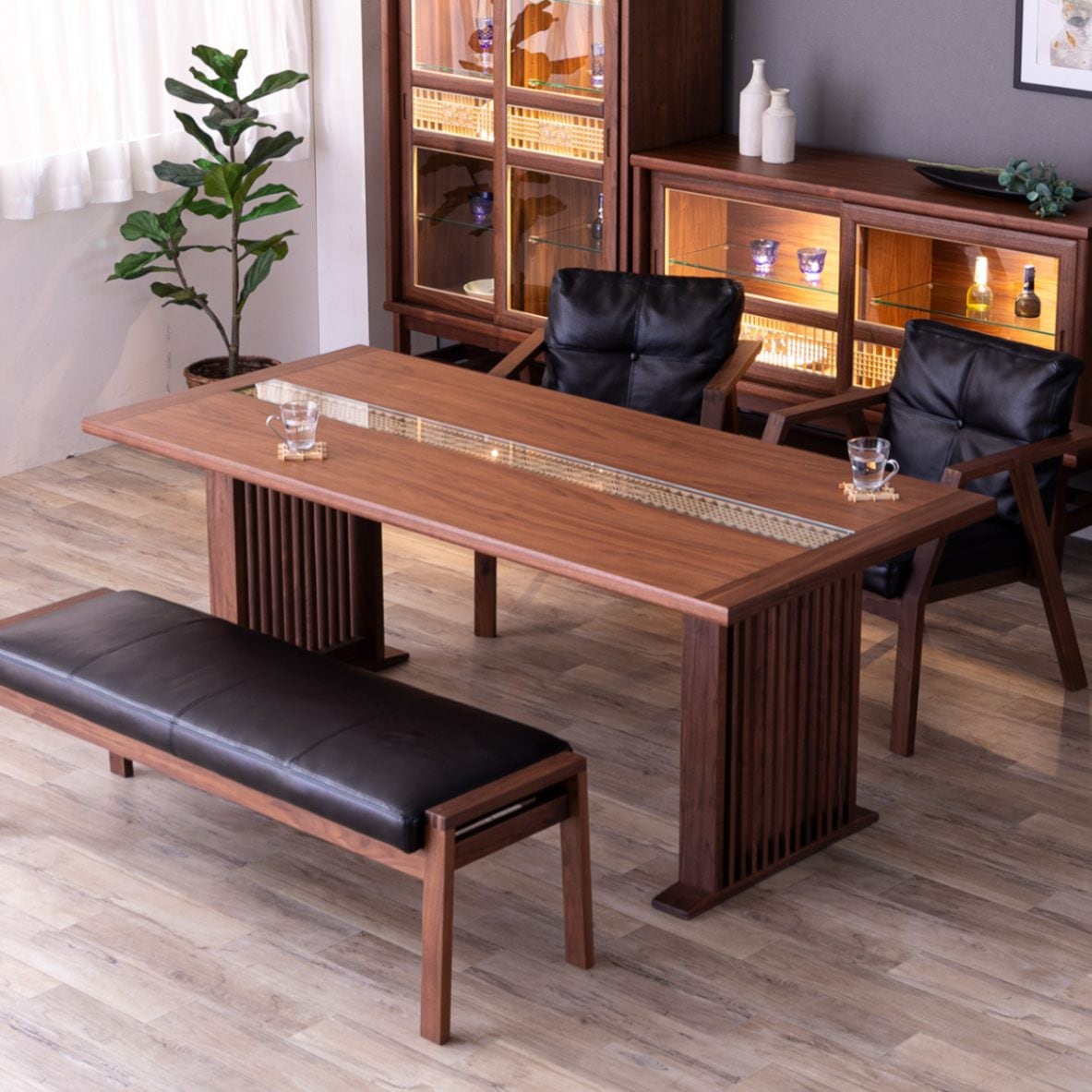 商品仕様 カテゴリ ダイニングテーブル 商品サイズ・重量 幅180×奥行85×高さ70cm（49.2kg） 梱包サイズ・重量 天板：幅188×奥行93×高さ12cm（40.2kg） 脚：幅75×奥行66×高さ26cm（17.7kg） 主な表...