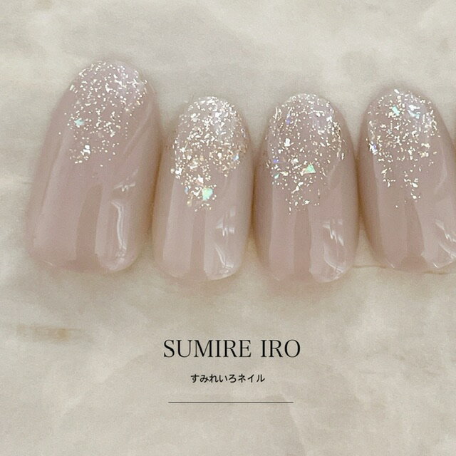 サイズオーダー商品でぴったりネイル アクセサリー感覚で取り外し 使い捨てじゃない！繰り返し何度も使える！ ※使用状況により使用可能回数には個人差があります。 ■商品内容 　　・手の爪のチップ10枚セット 　　・両面テープ1回分 　　・チップ...