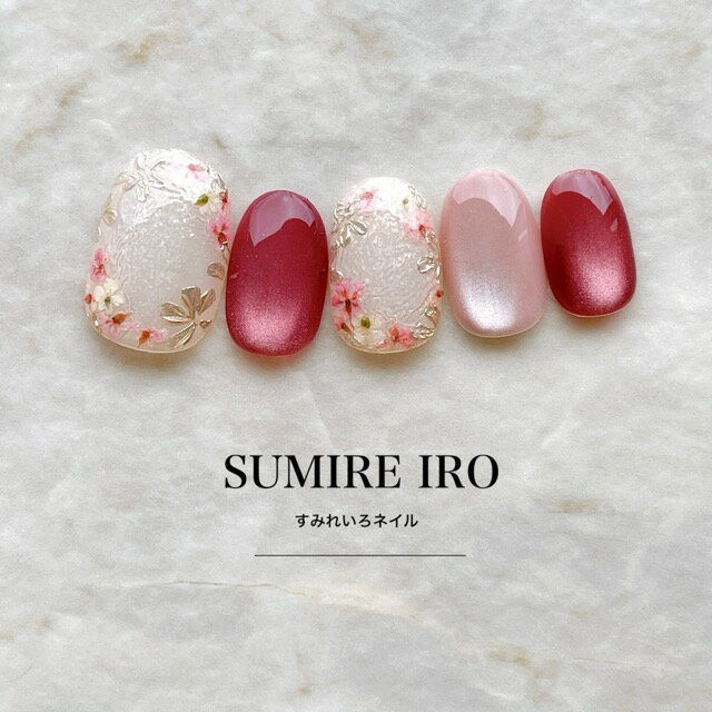 サイズオーダー商品でぴったりネイル アクセサリー感覚で取り外し 使い捨てじゃない！繰り返し何度も使える！ ※使用状況により使用可能回数には個人差があります。 ■商品内容 　　・手の爪のチップ10枚セット 　　・両面テープ1回分 　　・チップ...