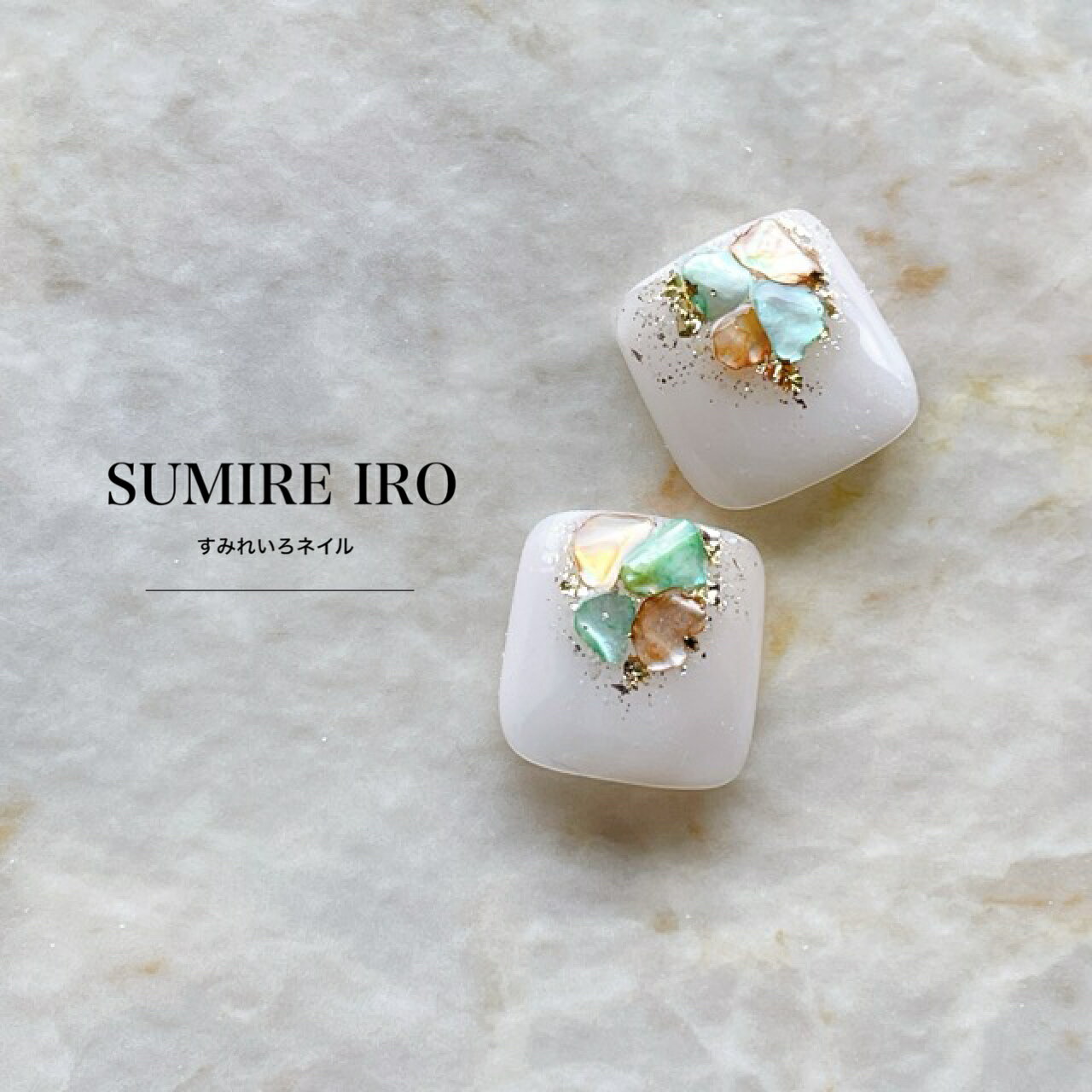 サイズオーダー商品でぴったりフットネイル アクセサリー感覚で取り外しOK 使い捨てじゃない！くりかえし使える！ ※使用状況により使用可能回数には個人差があります。 ■商品内容 　・足の親指爪のチップ2枚セット。 　　 　他の指にお手持ちのマ...