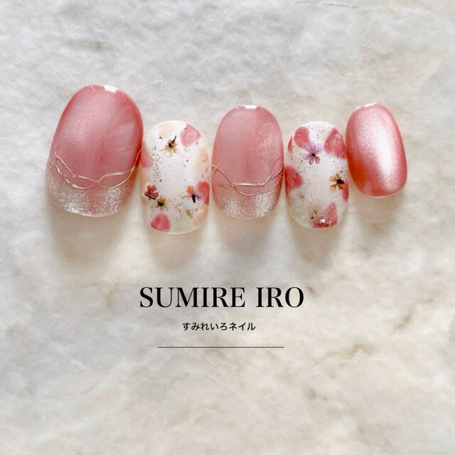 サイズオーダー商品でぴったりネイル アクセサリー感覚で取り外し 使い捨てじゃない！繰り返し何度も使える！ ※使用状況により使用可能回数には個人差があります。 ■商品内容 　　・手の爪のチップ10枚セット 　　・両面テープ1回分 　　・チップ...