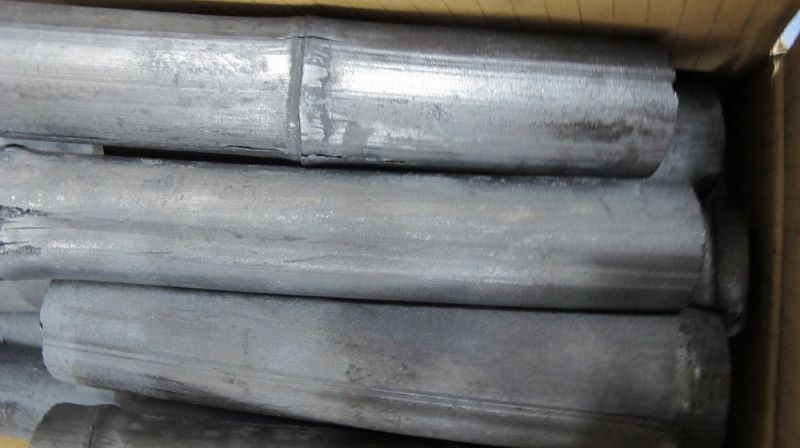 国産綺麗な竹炭。 筒状の形状です。 長さ20cm・10本セットです。 インテリアにどうぞ。 浄水　吸湿　消臭にも使える優れものです。 ※こちらの商品は返品不可商品となります。 ※自然のものですので割れ、ひび等ある場合がございます。 　ご了承...
