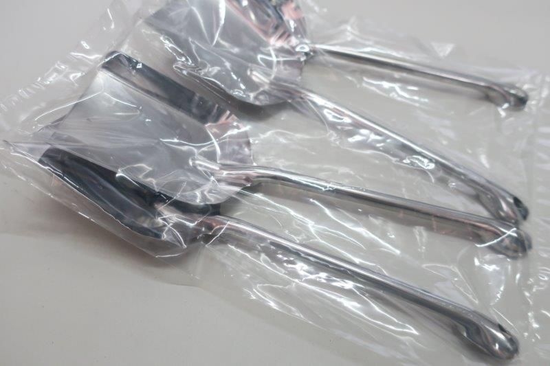 スコップ型 ミニ十能 4個セット 着火した炭を運ぶのに便利なスコップ型ミニ十能です。 炭や灰をすくったり、灰かきなどにご使用ください。 全長　約27cm すくい部サイズ　約11×7.5cm日用品雑貨 　　　