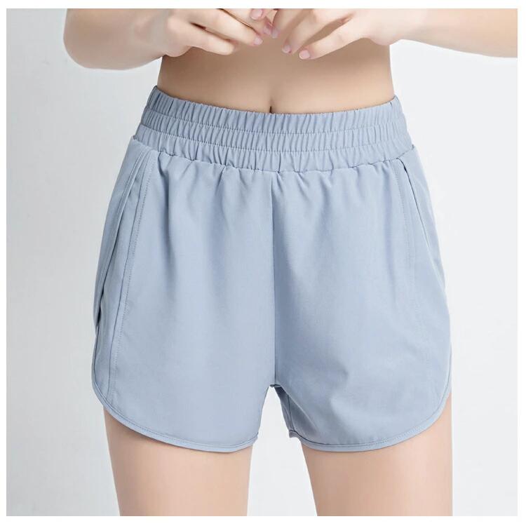 ショートパンツだけの販売となります。商品特徴・吸水速乾。ポリエステル素材なので、たくさん汗をかいても乾くのが速い!洗濯してもすぐに乾きます。・様々な場面で活躍。ヨガ、ジム、ジョギング、トレーニングなどのスポーツ以外でも、スポーティなカジュア...