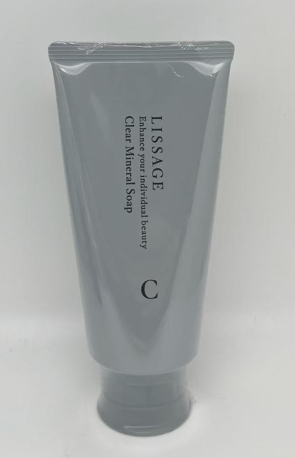 余分な皮脂や毛穴汚れを吸着し、すっきりなめらかに洗い上げる天然クレイ＊配合のソープ。毛穴汚れや余分な皮脂を落とし、すっきりなめらかな肌に。 広告文責 晋商事株式会社 05035748686 メーカー カネボウ 商品区分 化粧品