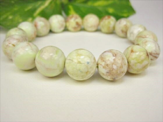 【ブレスレット】ニッケルマグネサイトクォーツ(ガスペイト) ☆商品情報☆ 石サイズ：Φ14±0.2mm 粒数：17粒 重さ：約43g 手首周り：約18cm 原産地：オーストラリア※形状やサイズのばらつき、表面や穴周りにキズや凹み等があります...
