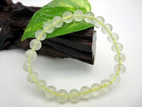【ブレスレット】 リビアングラス ☆商品情報☆ 石サイズ：Φ8±0.2mm 粒数：24粒 重さ：約15g 手首周り：約16.5cm 原産地：エジプト ※鑑定済み商品ですが、鑑別書は付きません。 ※こちらは一点物ですので、画像の商品のお届けと...