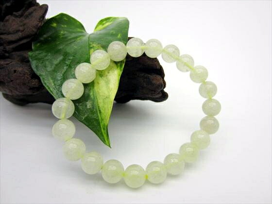 【ブレスレット】 リビアングラス ☆商品情報☆ 石サイズ：Φ8.5±0.2mm 粒数：22粒 重さ：約17g 手首周り：約16.5cm 原産地：エジプト ※鑑定済み商品ですが、鑑別書は付きません。 ※石の材質上、形状やサイズのばらつき、表面...