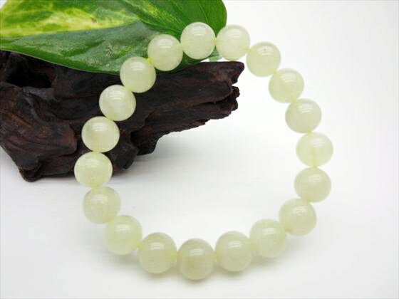 【ブレスレット】 リビアングラス ☆商品情報☆ 石サイズ：Φ10.7±0.2mm 粒数：19粒 重さ：約27g 手首周り：約17cm 原産地：エジプト ※鑑定済み商品ですが、鑑別書は付きません。 ※石の材質上、形状やサイズのばらつき、表面や...