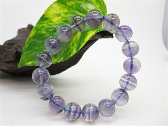 【ブレスレット】 フローライト ☆商品情報☆ 石サイズ：Φ11.6±0.2mm 粒数：17粒 重さ：約43g 手首周り：約16cm 原産地：カナダ ※割れやすい石のため、キズや凹みがある場合があります。 ※こちらは一点物ですので、画像の商品...