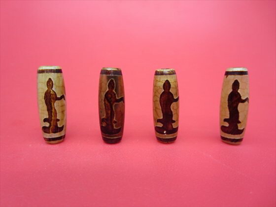 【チベット高級龍紋天珠】 雙観音天珠 ☆商品情報☆ 長さ：約30±1mm 直径：約Φ10±0.5mm 穴サイズ：約Φ2mm 中国・チベット天珠 ※形状やサイズのばらつき、表面や穴周りのキズや凹み、穴の変形や位置ずれ等があります。 ※商品は選...