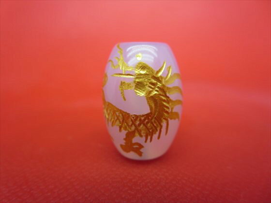 【チベット高級天珠】 ☆商品情報☆ 長さ：約19mm 直径：Φ約13mm 穴サイズ：約Φ2mm 中国・チベット天珠 ※照明等の関係で実際の色とは多少イメージが異なる場合がありますのでご了承ください。 ※こちらは一点物ですので、画像の商品のお...