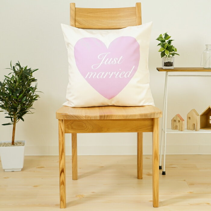 サイズ 45×45cm 【中材対応サイズ】 45×45cm 素材 ポリエステル100% 仕様 ファスナー付、縫い合わせ縫製 生産国 インドネシア 洗濯 洗えますクッションカバー アルファベット【サンレジャン オリジナル】 カーテン専門店サン...