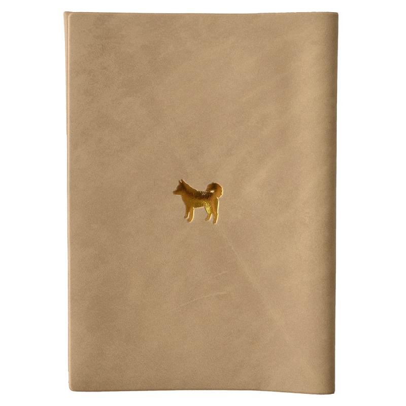 エルコミューン ブックカバー 文庫 ポイント 柴犬 PBC-010【サイズ】17×12×0.7cm　文庫サイズ【生産国】日本【素材】PVC【その他】人気のワンポイントモチーフを箔押しした文庫本サイズのブックカバー。幅105mmx縦157mm...
