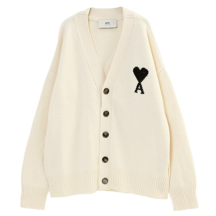 ブランドアミ AMI Paris 商品番号UKC367.018 素材ウール100% カラー151 仕様男女兼用、"ami"刻印ホーンボタン、胸元にAmi de Coeur インターシャニット、インサイドアウト シーム、天竺編み 生産国POR...