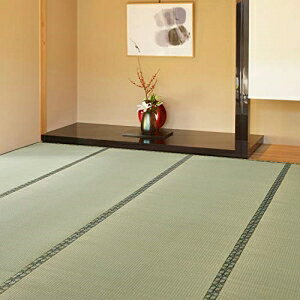 商品紹介高品質な国産のい草と日本の職人の技術が織りなす双目織の上敷き。い草の栽培から縫製まで、すべて日本にこだわって丁寧に仕上げています。織りが等間隔な「双目織り」なので、見た目も美しく、汚れにくいのが特徴です。サイズ382cm × 382...
