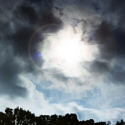 WHITE LIGHTHaKUハク はく　発売日 : 2009年1月21日　種別 : CD　JAN : 4527427760417　商品番号 : ASCM-6041【収録内容】CD:11.光2.クローンマン3.夢見枕4.Story
