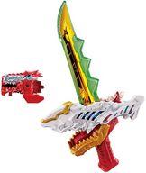 発売日 2019/12/14 メーカー バンダイ 型番 2479101 JAN 4549660386162 備考 商品解説■豪華金メッキを使用! リュウソウジャーが使用する剣型のパワーアップ武器アイテムです。リュウソウルを認識し、様々な音声...